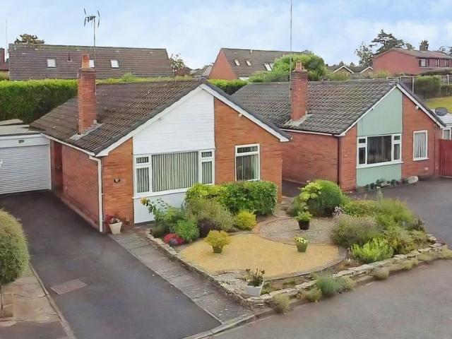 2 bedroom detached bungalow for sale
