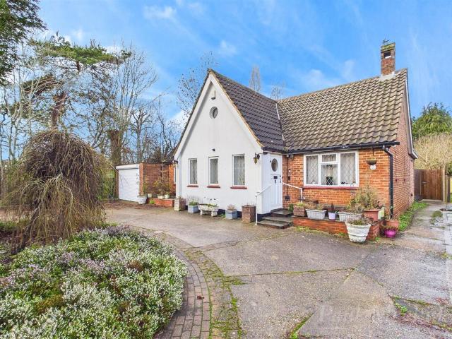 2 bedroom detached bungalow for sale