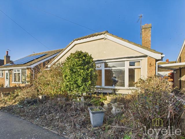 2 bedroom detached bungalow for sale