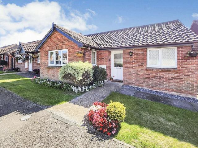 2 bedroom detached bungalow for sale