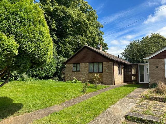 2 bedroom detached bungalow for sale