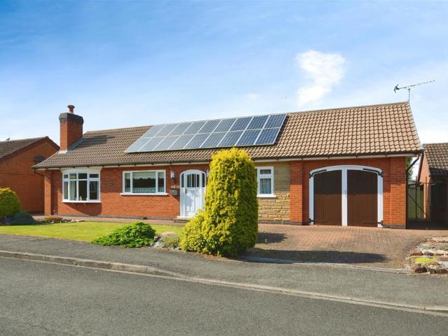 2 bedroom detached bungalow for sale