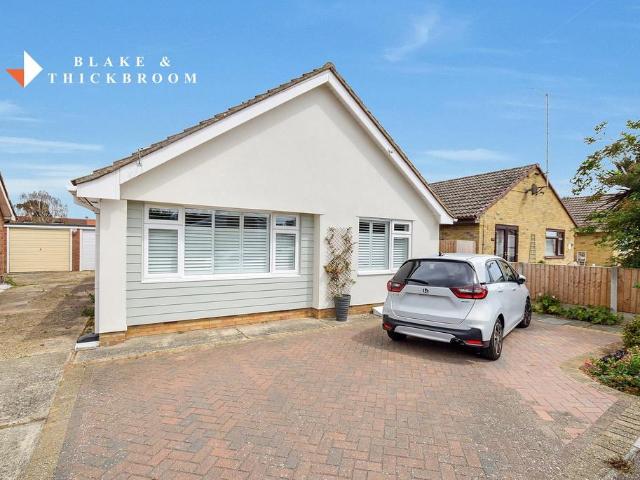 2 bedroom detached bungalow for sale