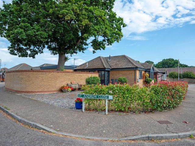 2 bedroom detached bungalow for sale