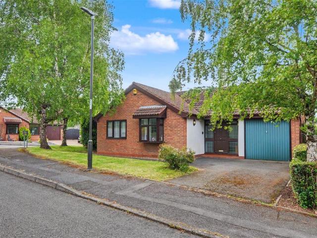 2 bedroom detached bungalow for sale