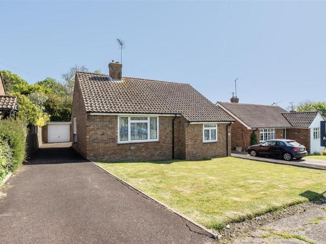 2 bedroom detached bungalow for sale
