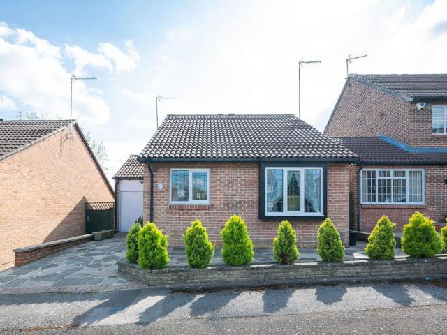 2 bedroom detached bungalow for sale