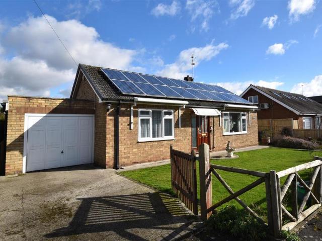 2 bedroom detached bungalow for sale