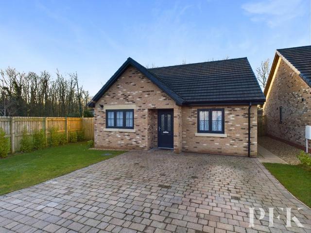 2 bedroom detached bungalow for sale