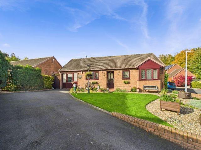 2 bedroom detached bungalow for sale