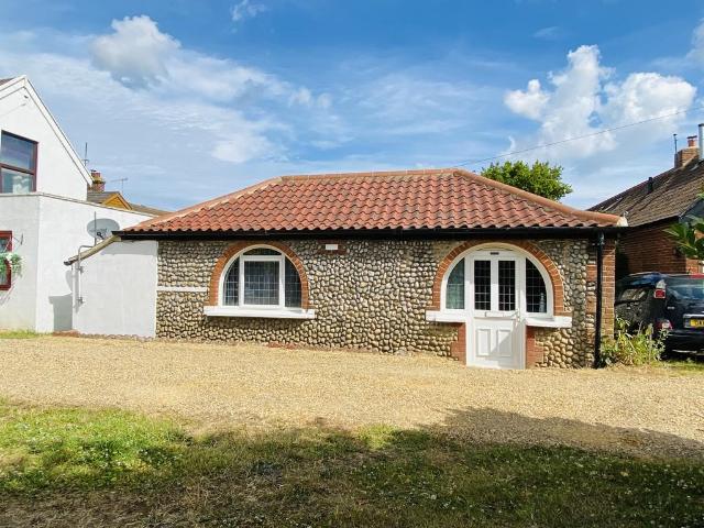 2 bedroom detached bungalow for sale