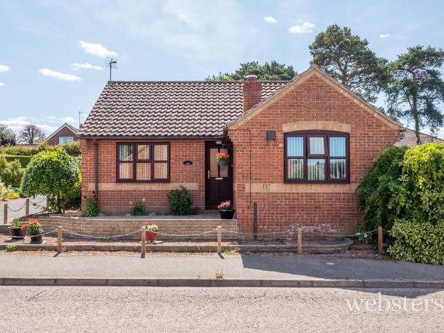 2 bedroom detached bungalow for sale