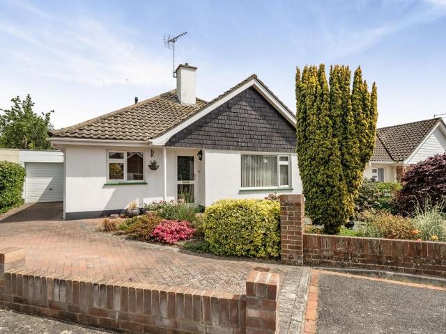 2 bedroom detached bungalow for sale