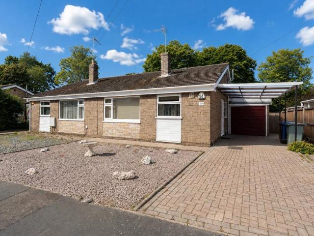 2 bedroom detached bungalow for sale