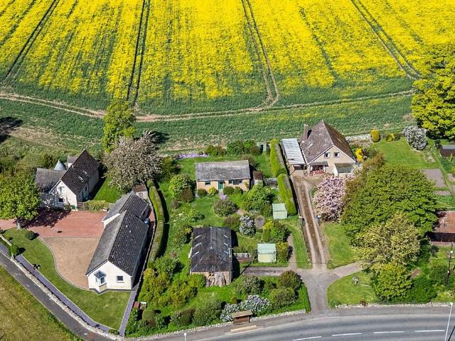 2 bedroom detached bungalow for sale