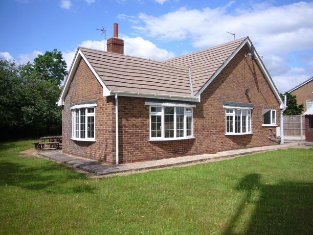 2 bedroom detached bungalow for sale