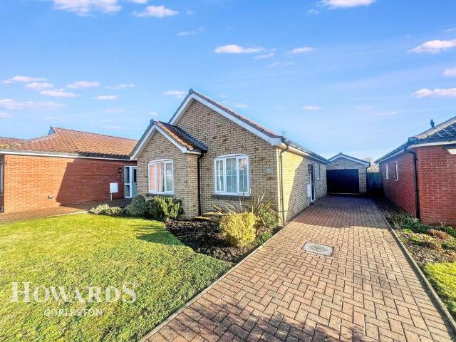 2 bedroom detached bungalow for sale