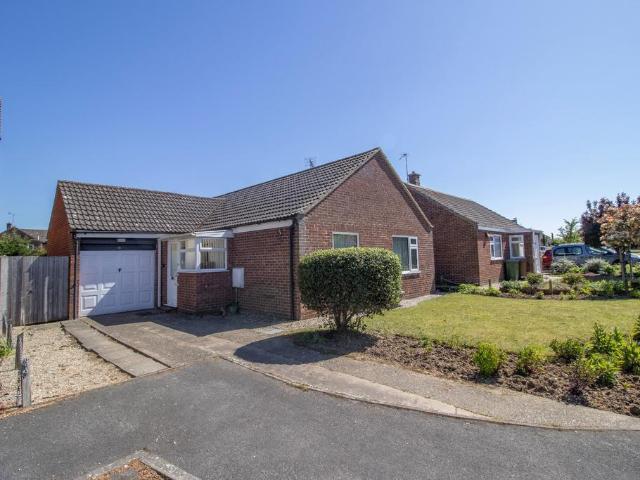 2 bedroom detached bungalow for sale
