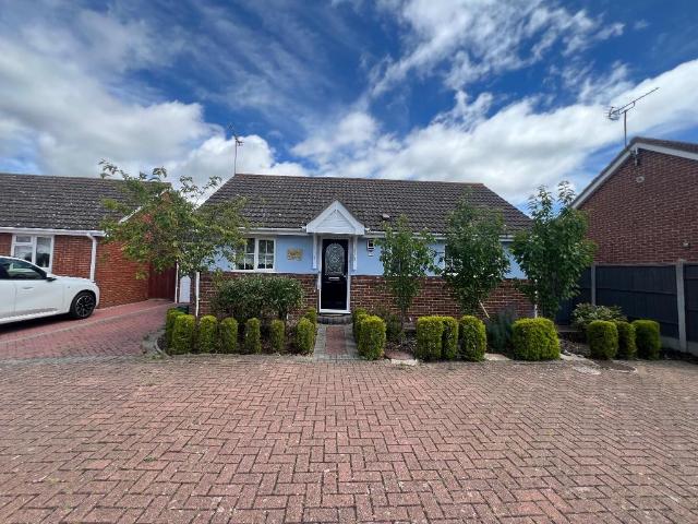 2 bedroom detached bungalow for sale