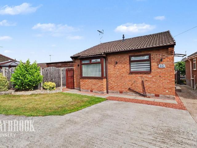 2 bedroom detached bungalow for sale
