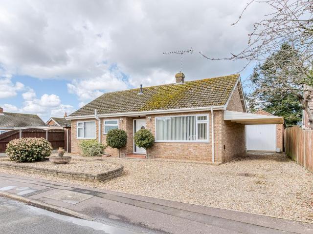 2 bedroom detached bungalow for sale