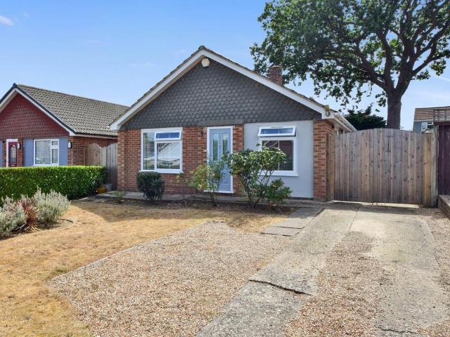 2 bedroom detached bungalow for sale