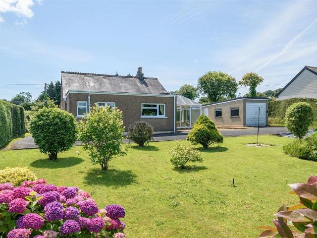2 bedroom detached bungalow for sale