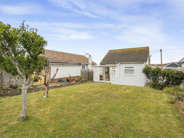 2 bedroom detached bungalow for sale