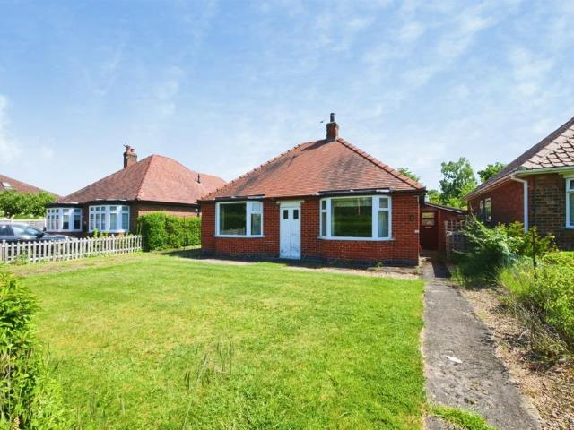2 bedroom detached bungalow for sale