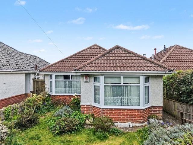 2 bedroom detached bungalow for sale