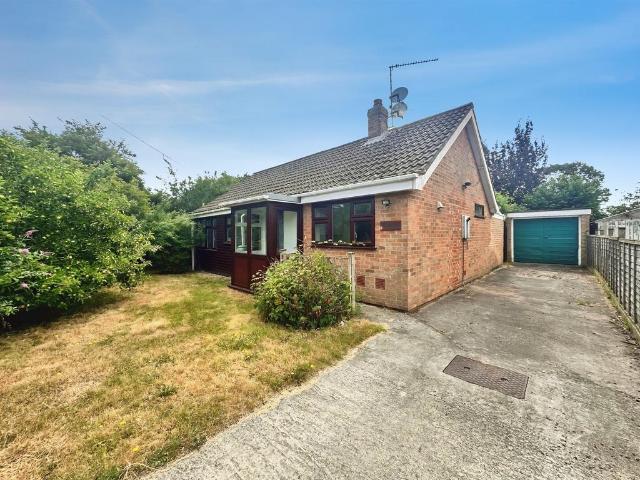 2 bedroom detached bungalow for sale