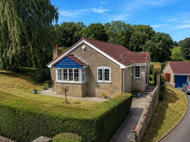 2 bedroom detached bungalow for sale