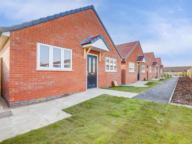 2 bedroom detached bungalow for sale
