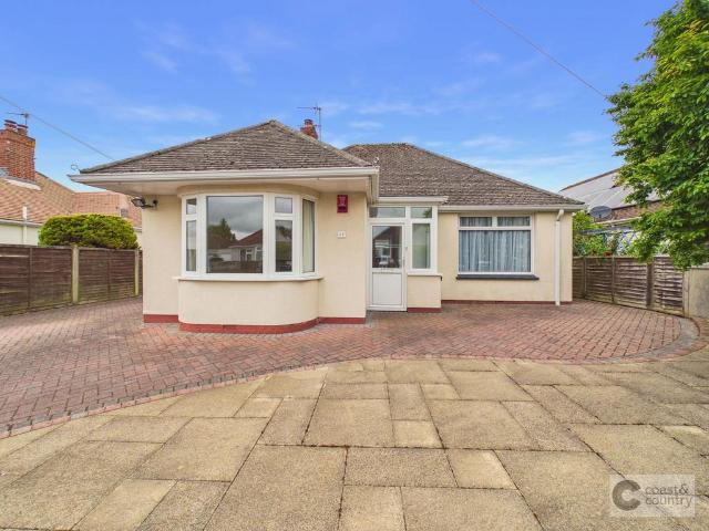 2 bedroom detached bungalow for sale