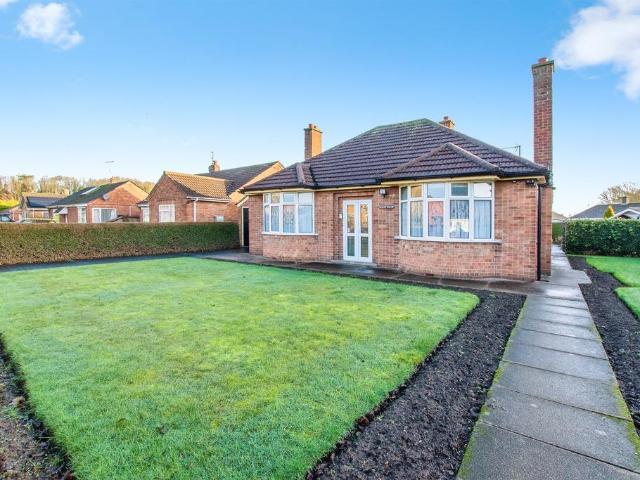 2 bedroom detached bungalow for sale