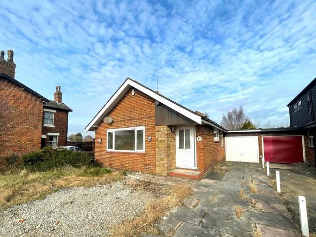 2 bedroom detached bungalow for sale