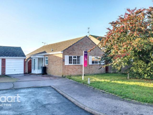 2 bedroom detached bungalow for sale
