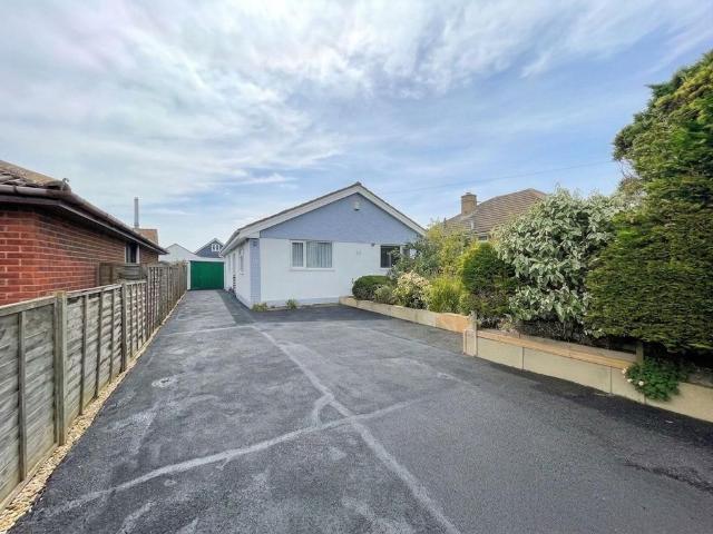 2 bedroom detached bungalow for sale