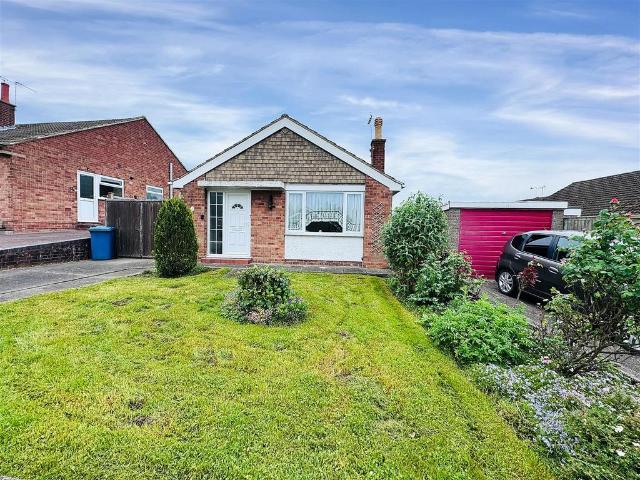 2 bedroom detached bungalow for sale