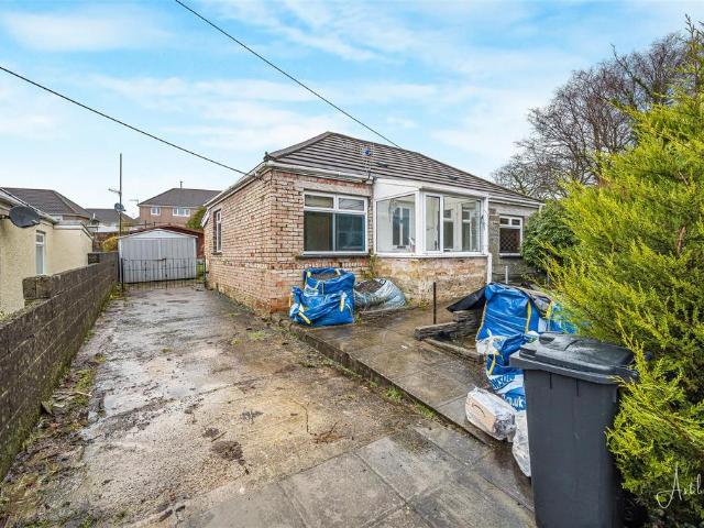 2 bedroom detached bungalow for sale