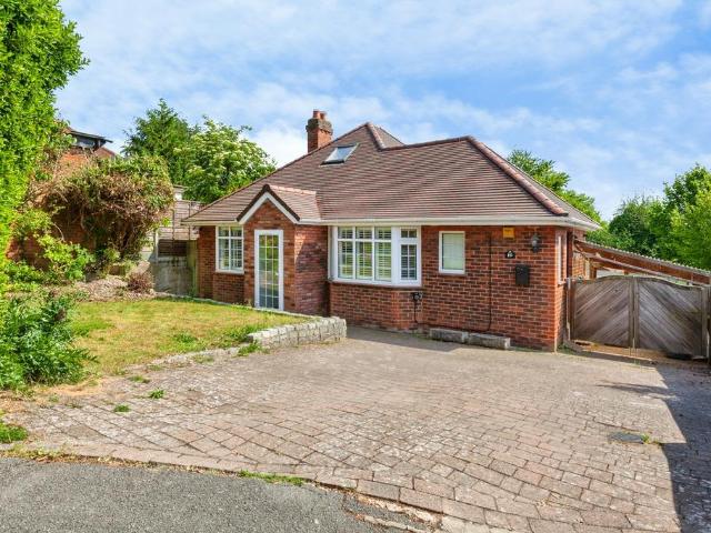2 bedroom detached bungalow for sale