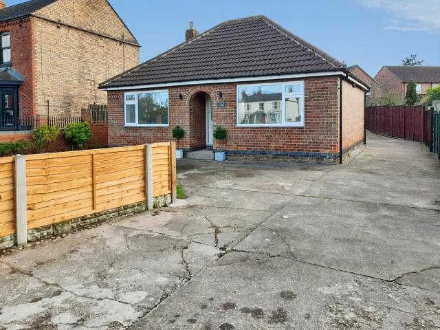 2 bedroom detached bungalow for sale