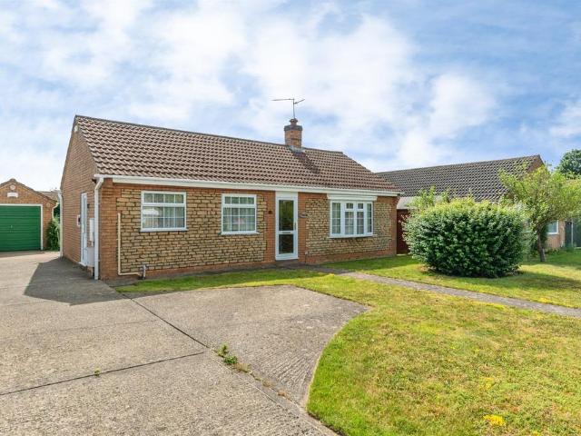 2 bedroom detached bungalow for sale