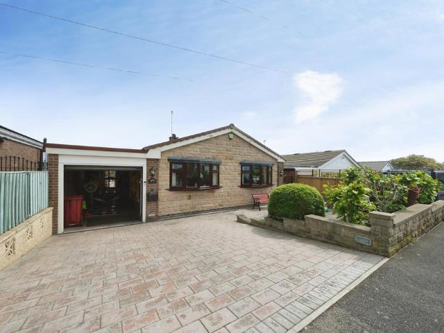2 bedroom detached bungalow for sale
