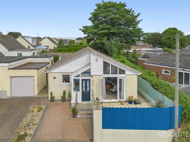 2 bedroom detached bungalow for sale