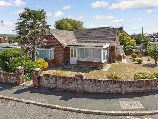 2 bedroom detached bungalow for sale