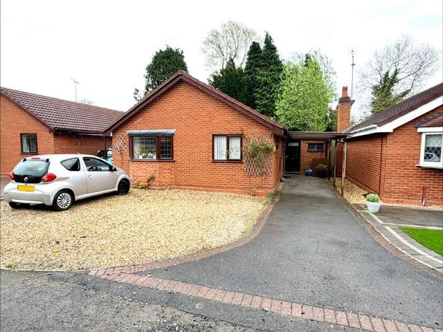 2 bedroom detached bungalow for sale