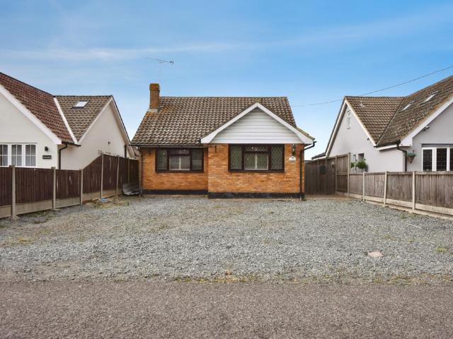 2 bedroom detached bungalow for sale