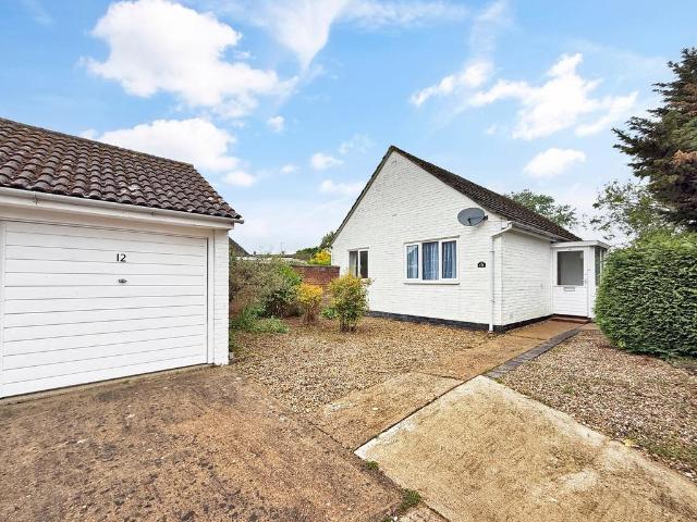 2 bedroom detached bungalow for sale