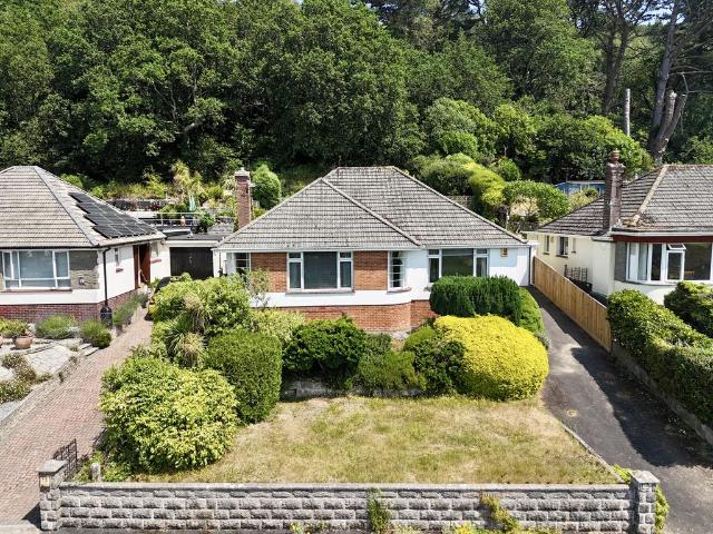 2 bedroom detached bungalow for sale